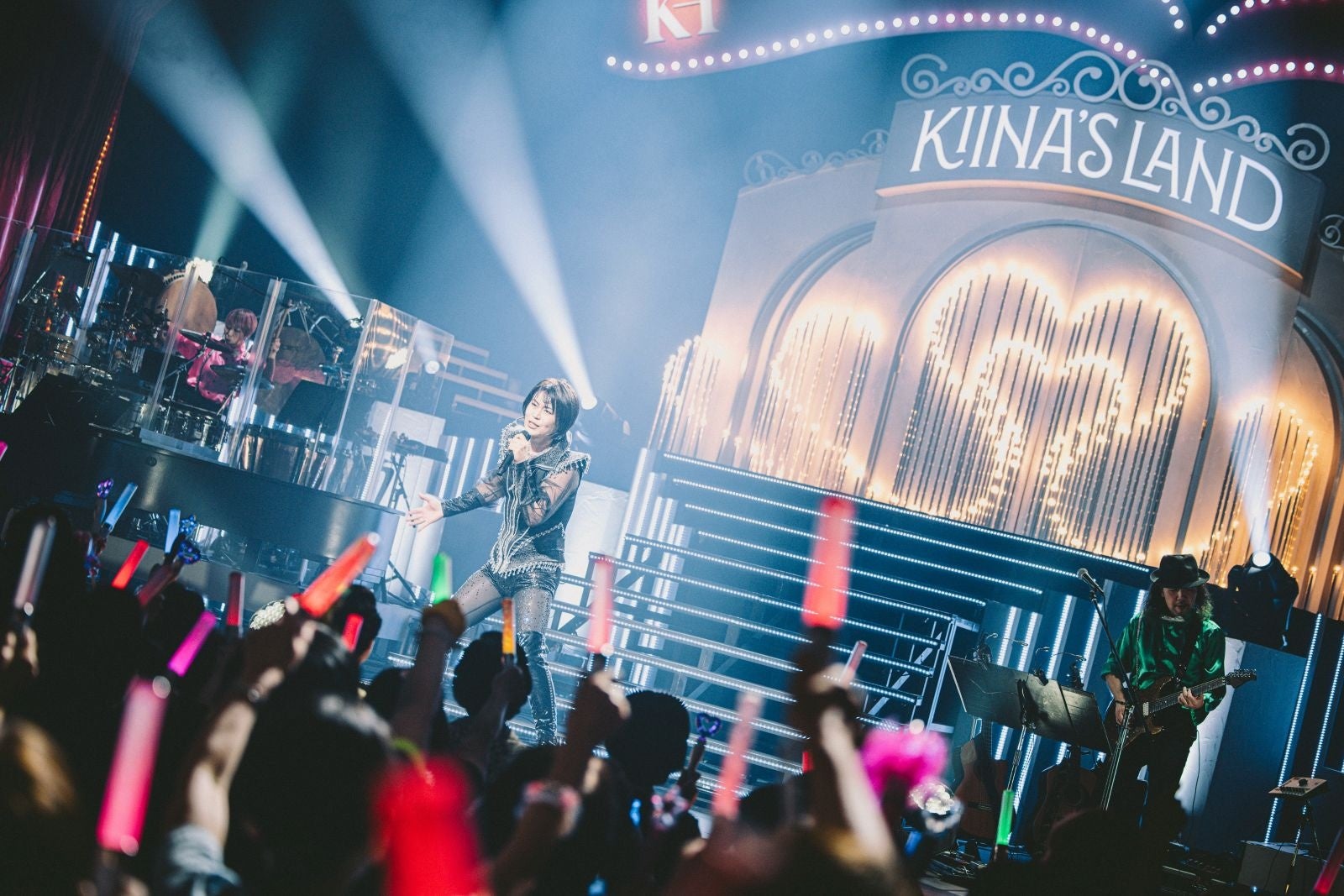 江籠裕奈、グループ卒業から1年半――。新たなミューズ誕生へ。3rd写真集、光文社より発売決定のお知らせ | エンタメラッシュ